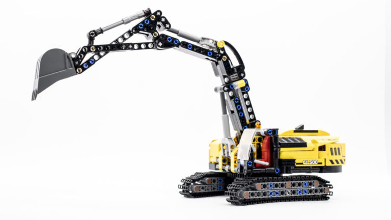 LEGO Technic 42121 Heavy-Duty Excavator review and gallery