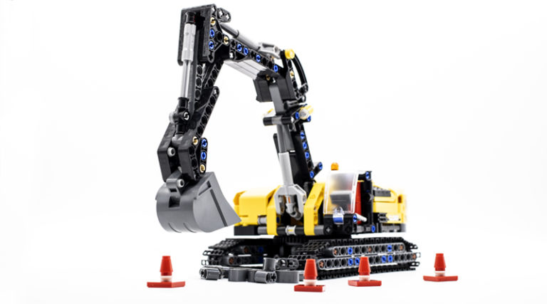 LEGO Technic 42121 Heavy-Duty Excavator review and gallery