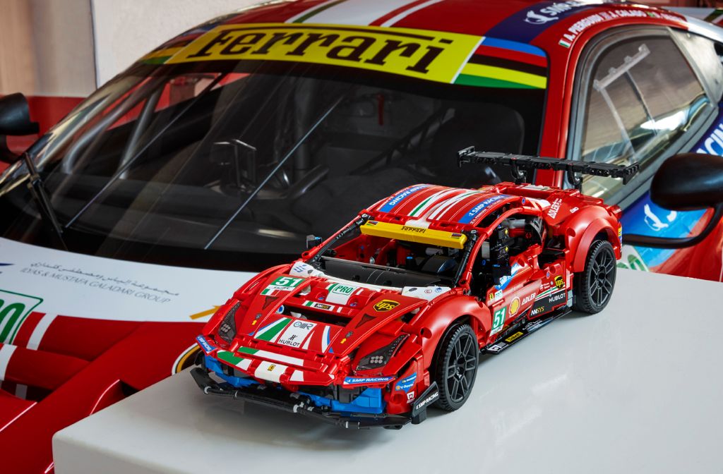 LEGO Technic 42125 Ferrari 488 GTE AF CORSE #51 unveiled