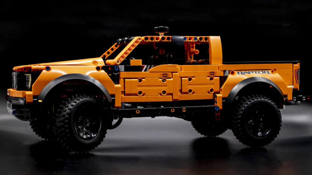 LEGO Technic 42126 Ford F-150 Raptor review and gallery