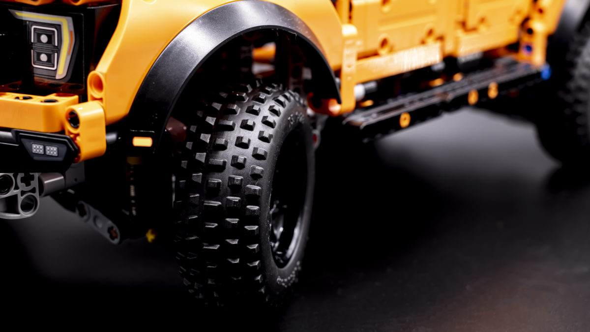 LEGO Technic 42126 Ford F-150 Raptor review and gallery