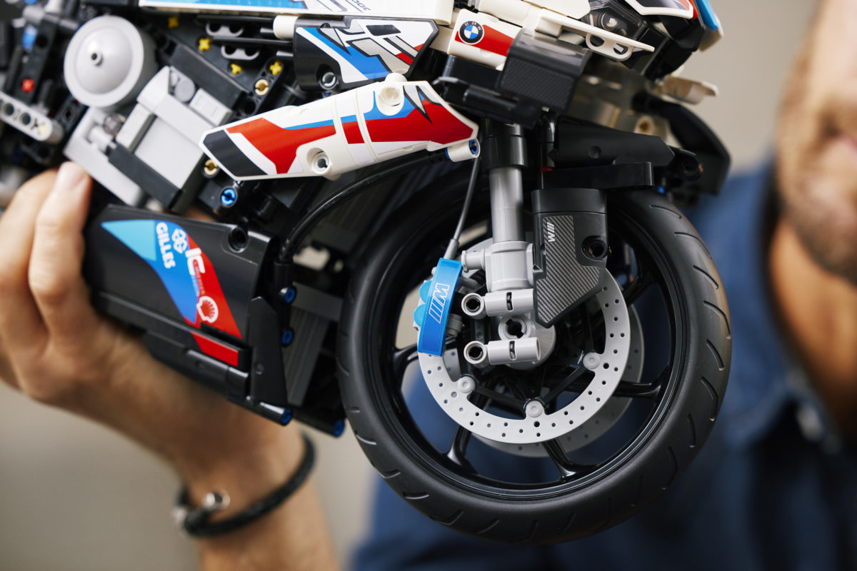 Four fun facts about LEGO Technic 42130 BMW M 1000 RR
