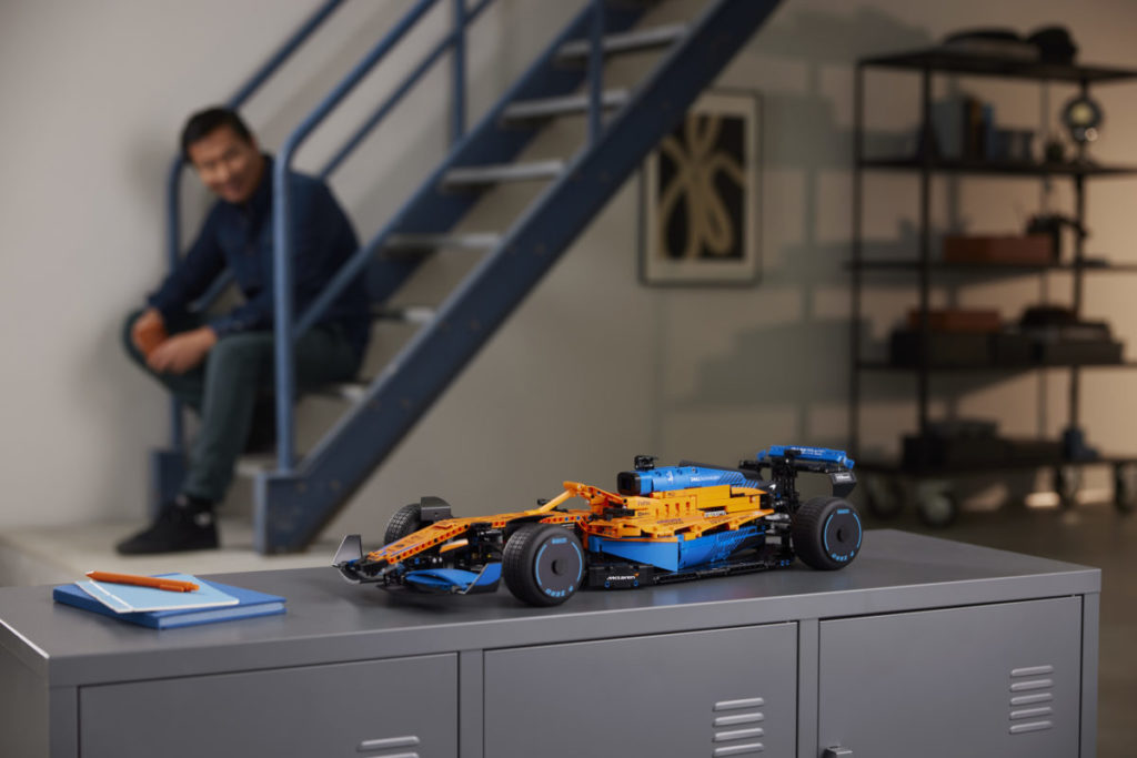 More images of LEGO Technic 42141 McLaren Formula 1 Car