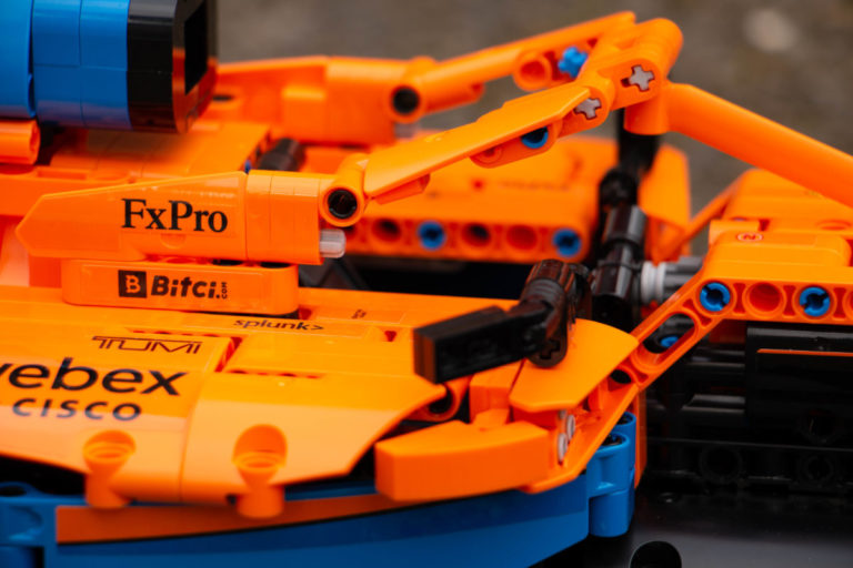 LEGO Technic 42141 McLaren Formula 1 Race Car full review