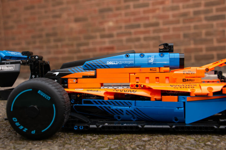 LEGO Technic 42141 McLaren Formula 1 Race Car full review