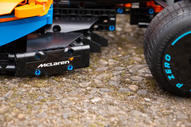 LEGO Technic 42141 McLaren Formula 1 Race Car full review