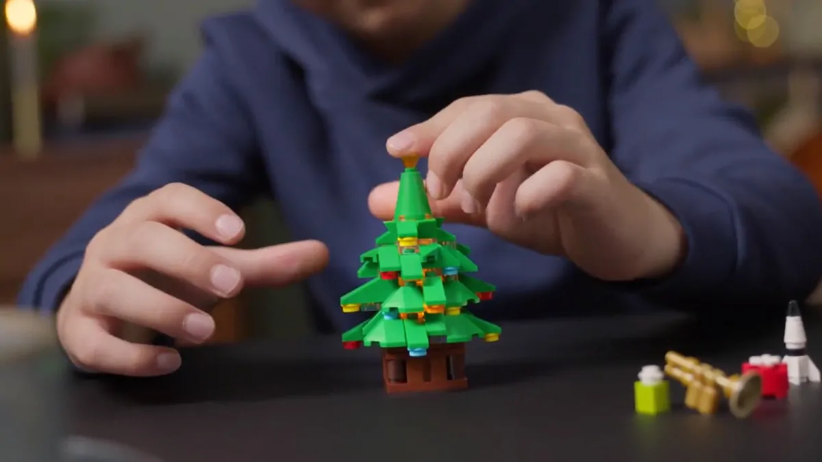 The new LEGO 10293 Santa’s Visit features a unique tree