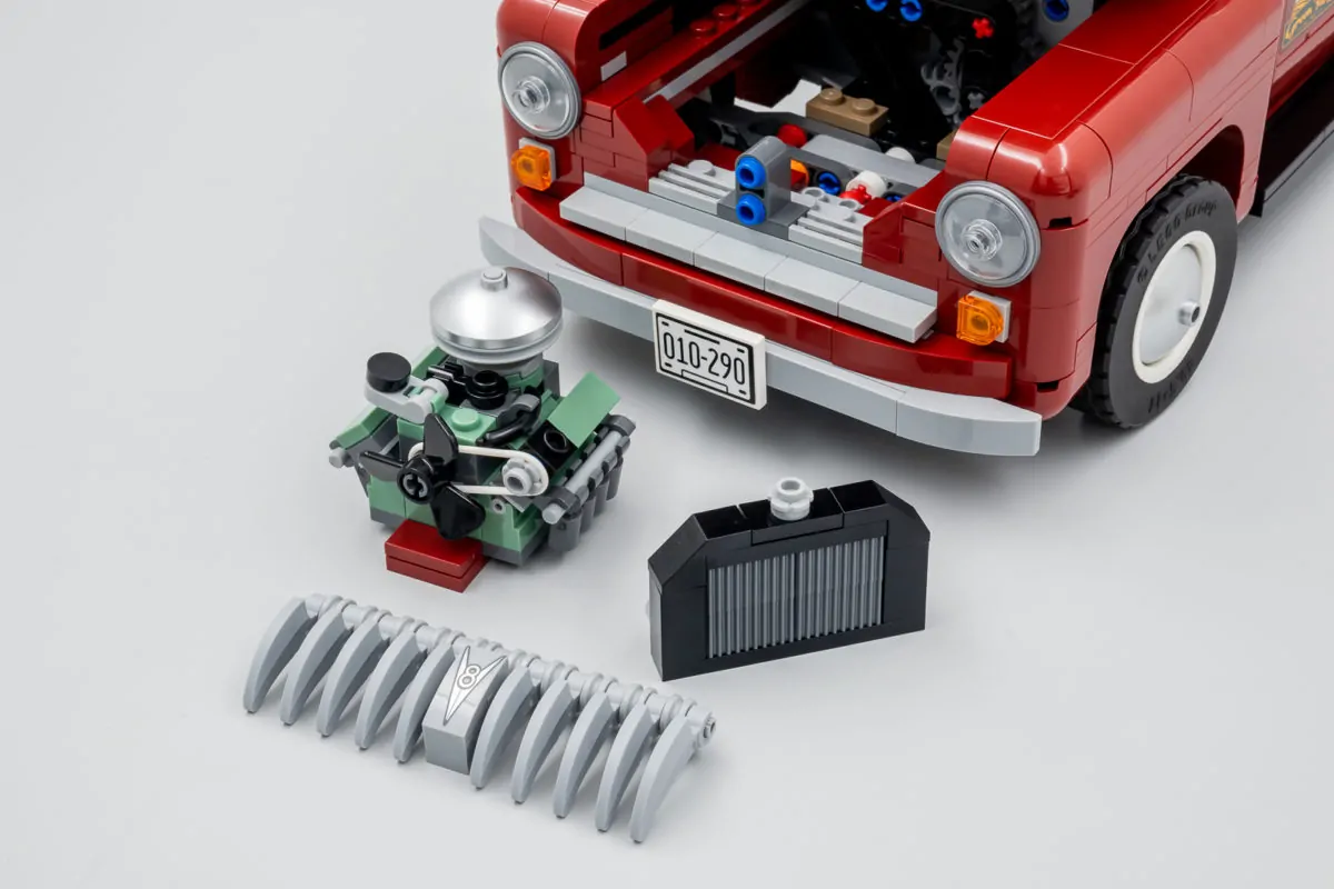 First look at new LEGO for Adults set 10290 Pickup Truck