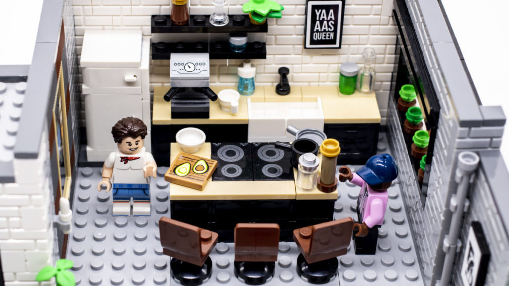 LEGO for Adults 10291 Queer Eye – The Fab 5 Loft full review