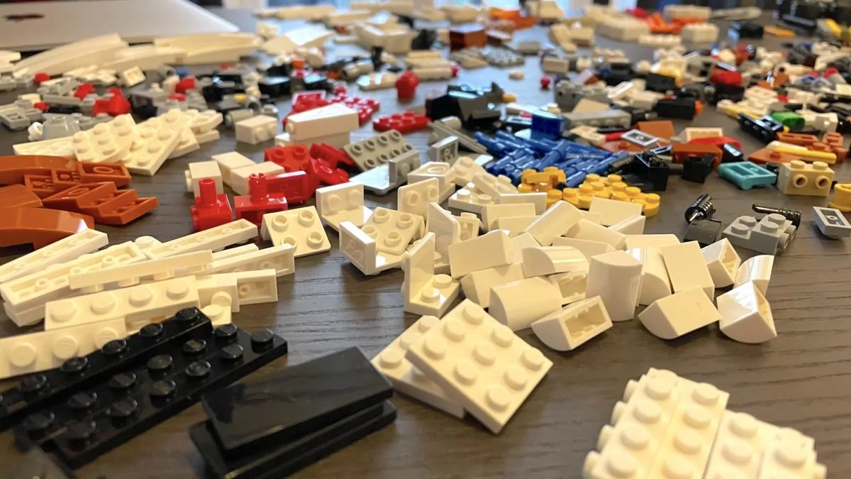 Rebuilding the LEGO Porsche 911 into a Lamborghini Countach