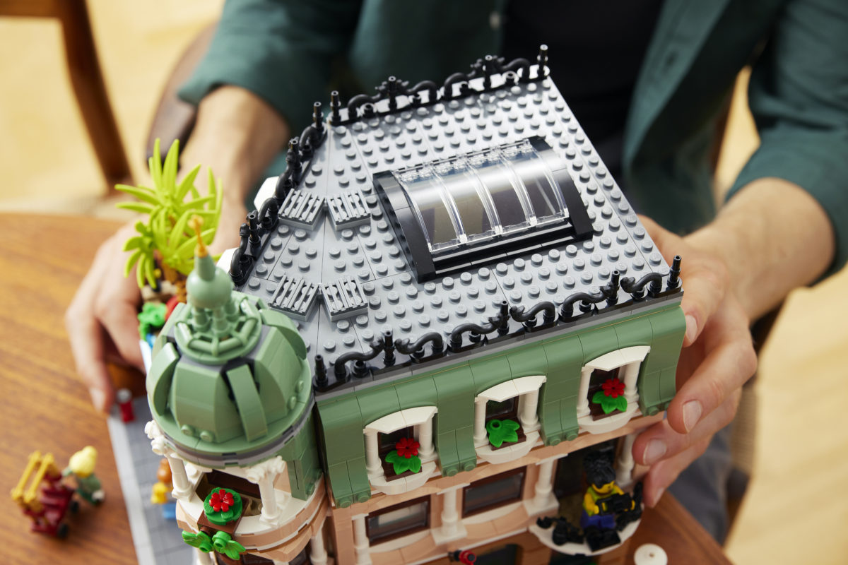 Podwójna oszczędność przy zakupie zestawu LEGO 10297 Boutique Hotel w ...