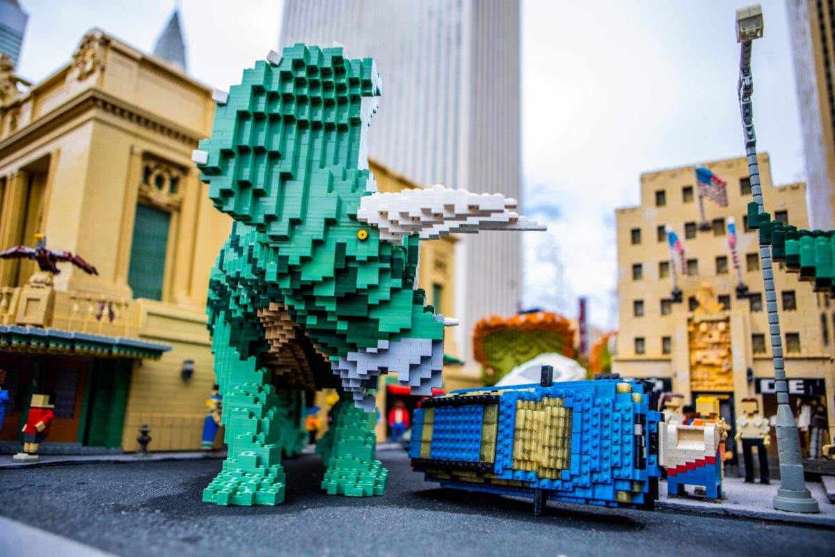 Jeff Goldblum tours dino Miniland at LEGOLAND California