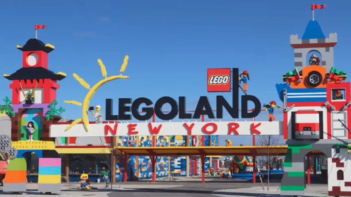 LEGO built a huge yellow cab to promote LEGOLAND New York