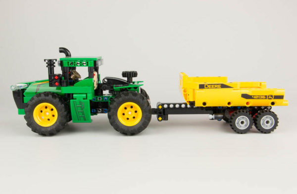 LEGO Technic 42136 John Deere 9620R 4WD Tractor full review