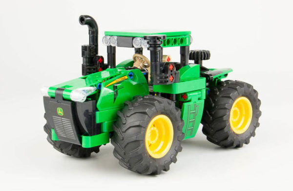LEGO Technic 42136 John Deere 9620R 4WD Tractor full review