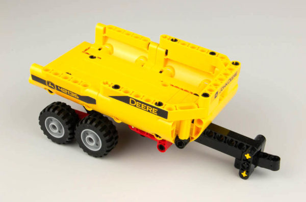 LEGO Technic 42136 John Deere 9620R 4WD Tractor full review