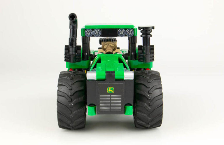 LEGO Technic 42136 John Deere 9620R 4WD Tractor full review