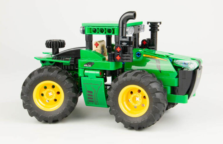 LEGO Technic 42136 John Deere 9620R 4WD Tractor full review