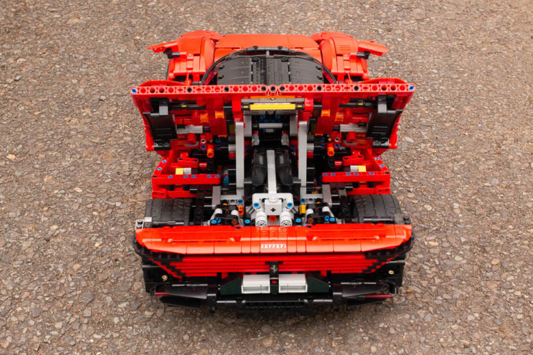LEGO Technic 42143 Ferrari Daytona SP3 supercar review