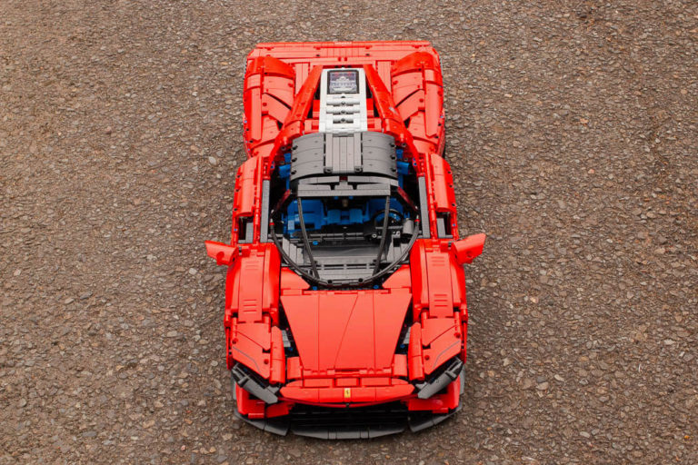 LEGO Technic 42143 Ferrari Daytona SP3 supercar review