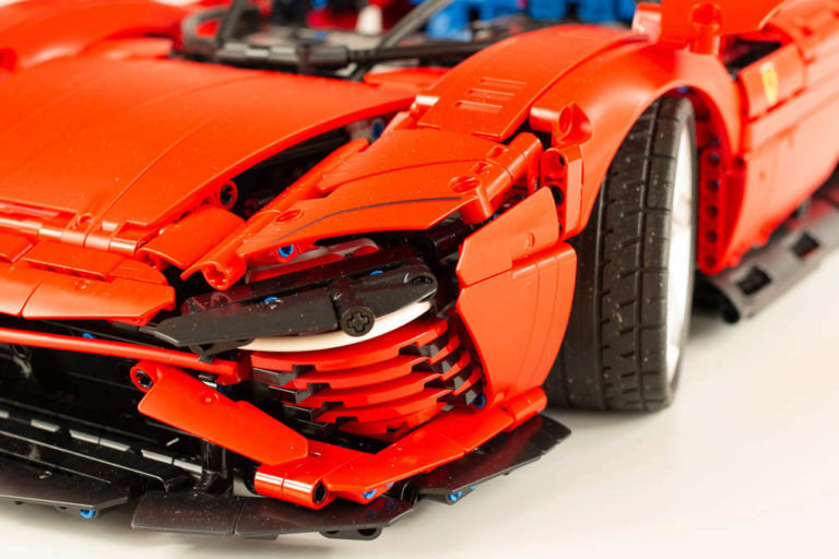 LEGO Technic 42143 Ferrari Daytona SP3 supercar review