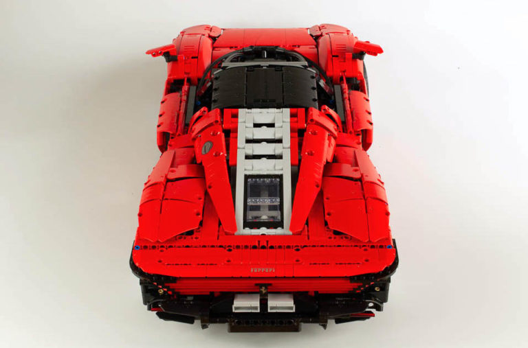 LEGO Technic 42143 Ferrari Daytona SP3 supercar review