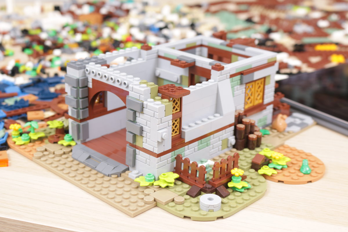 Rebuilding LEGO Ideas 21325 Medieval Blacksmith into a barn