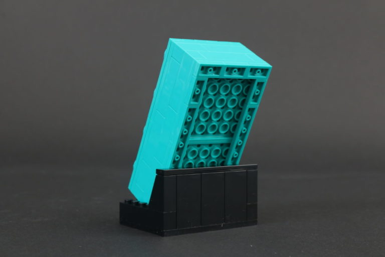 VIP Weekend LEGO 5006291 2×4 Teal Brick review