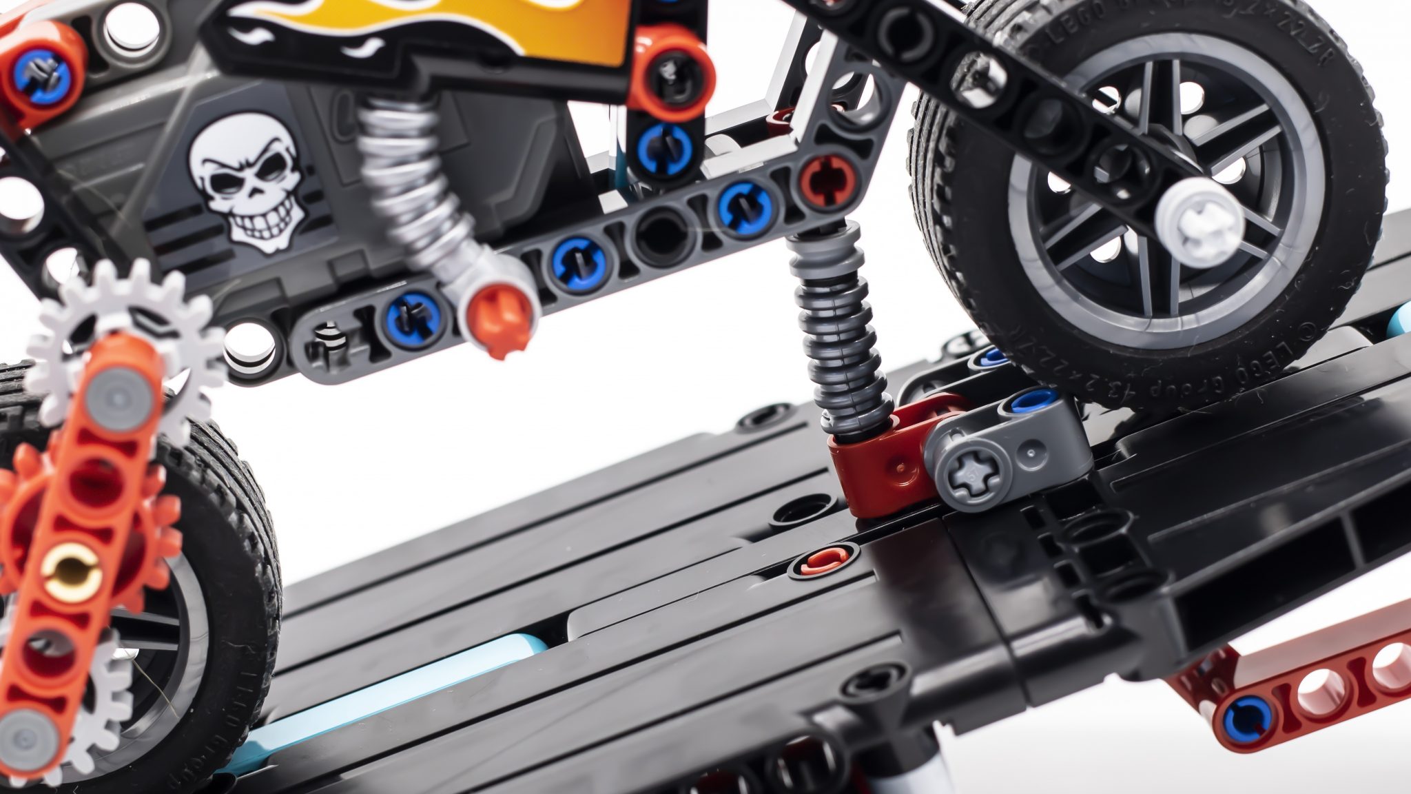 LEGO Technic 42106 Stunt Show Truck and Bike review