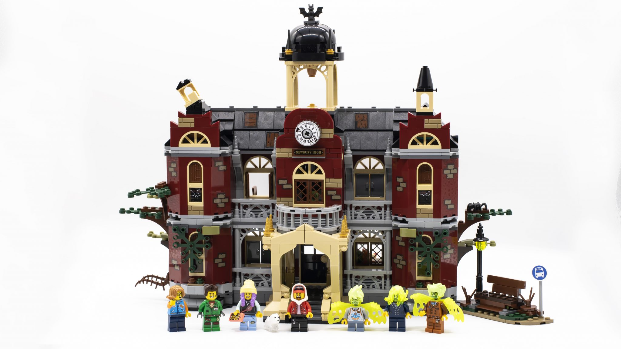LEGO Hidden Side 70425 Newbury Haunted High School review