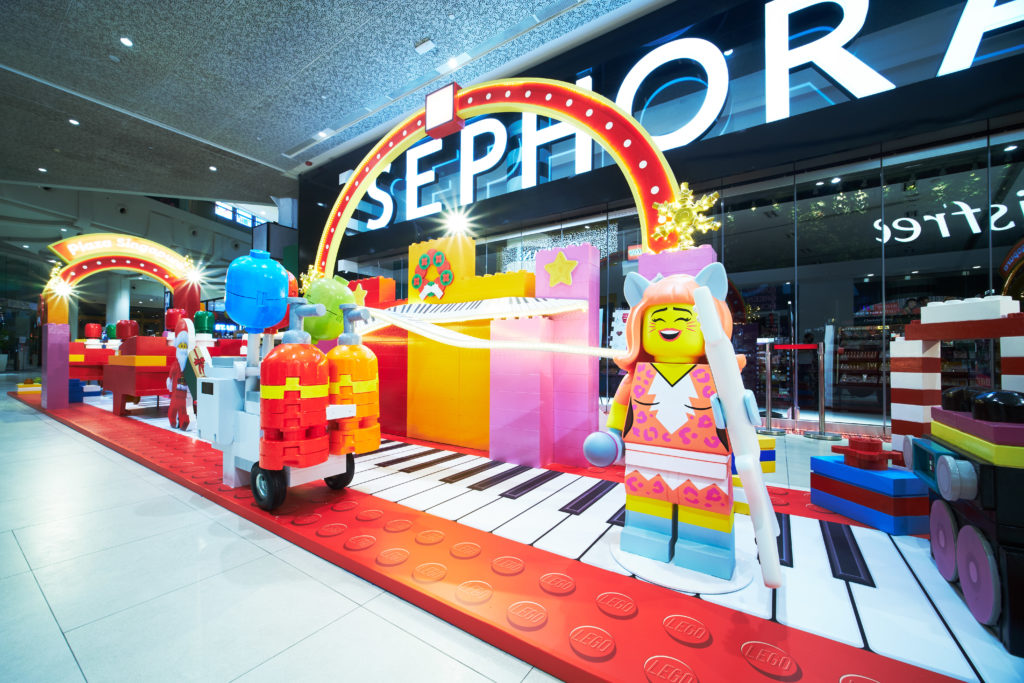 Singapore malls are hosting the largest LEGO festive carnival in ...