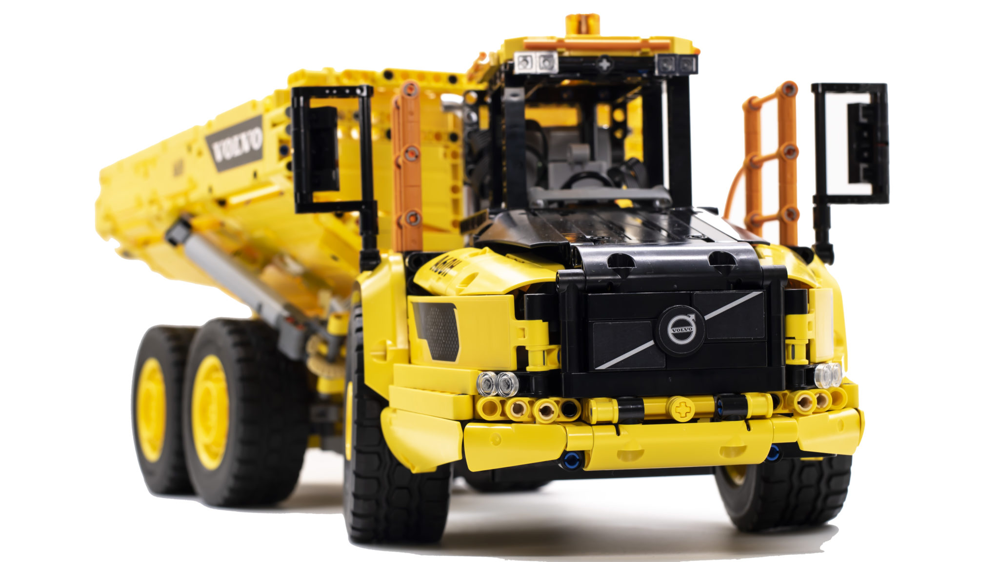 LEGO Technic 42114 6x6 Volvo Articulated Hauler review