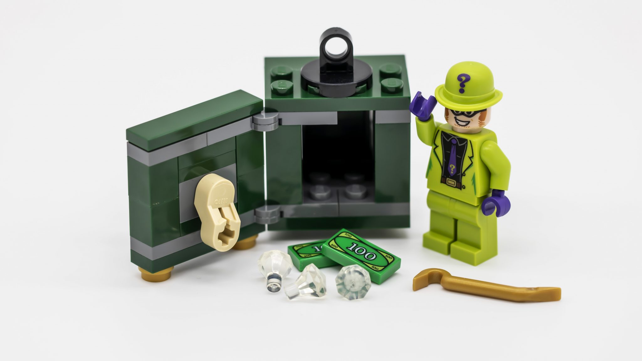 LEGO DC Super Heroes 76120 Batman Batwing and the Riddler Heist review