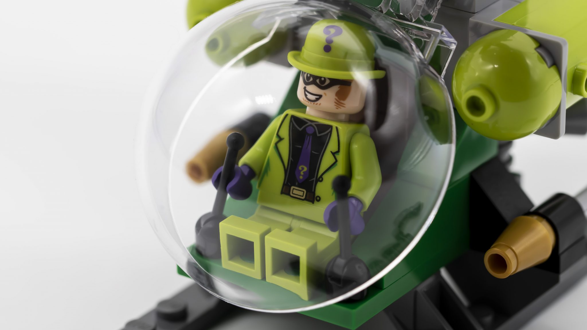 LEGO DC Super Heroes 76120 Batman Batwing and the Riddler Heist review