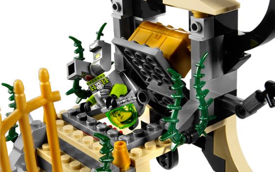 8061 Gateway of the Squid LEGO Set, Deals & Reviews