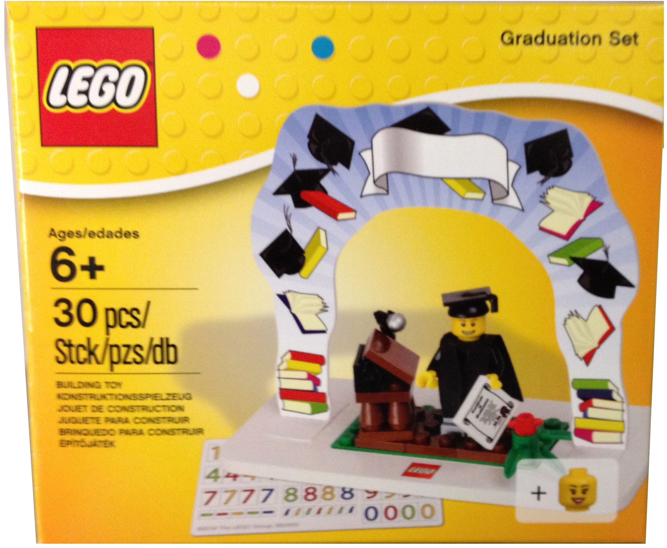 850935 Classic Minifigure Graduation Set LEGO Set, Deals & Reviews